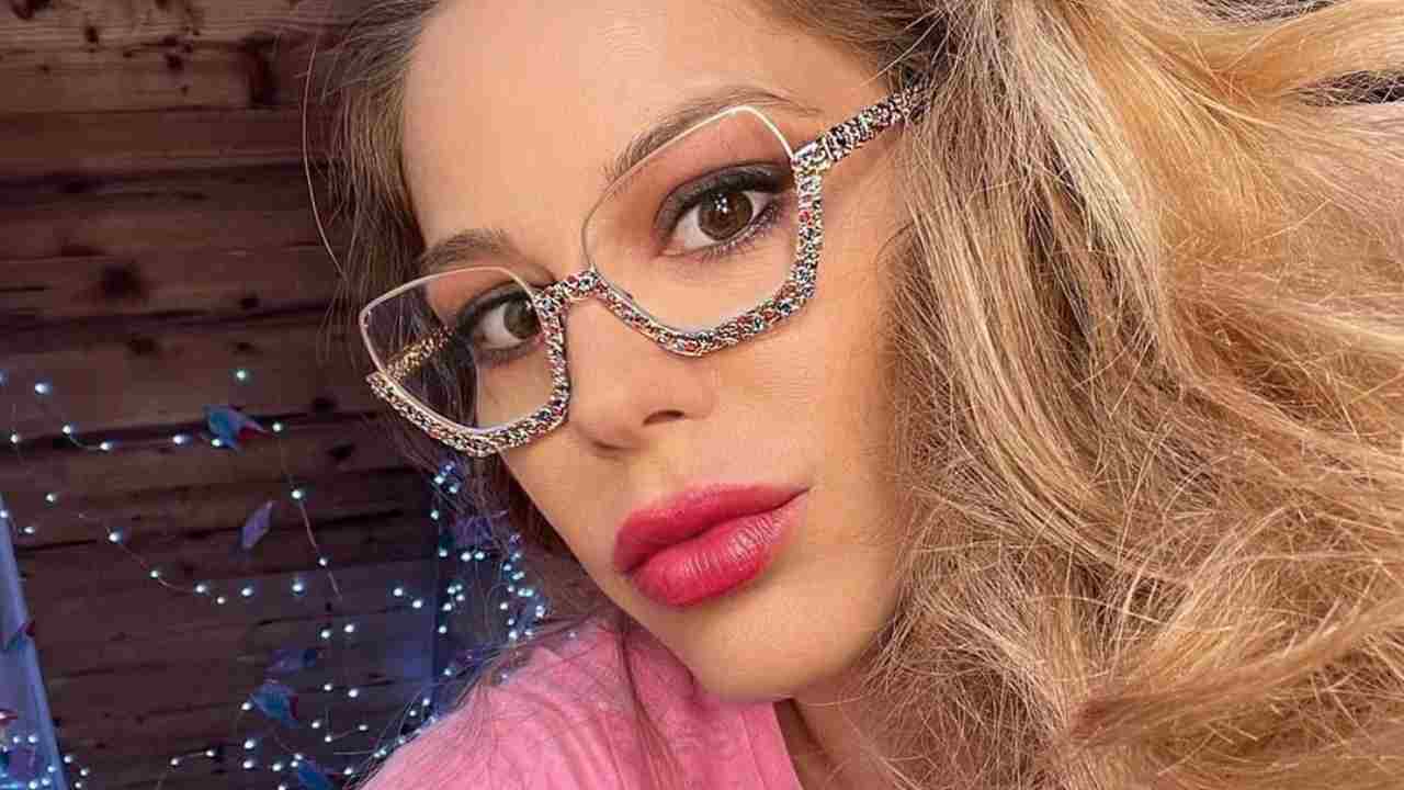 "Che bel panorama": Naike Rivelli, mise irresistibile per festeggiare ...