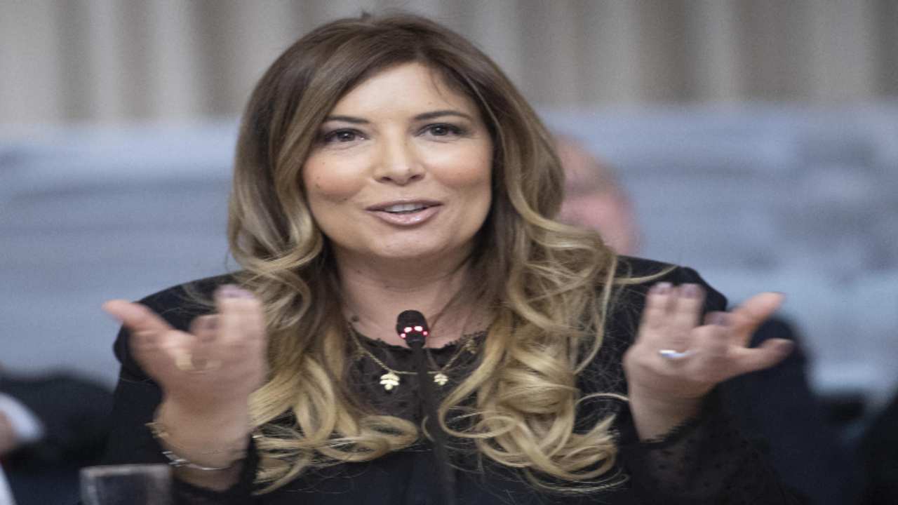 Selvaggia Lucarelli su tutte le furie contro di lei: "Noi dobbiamo ...