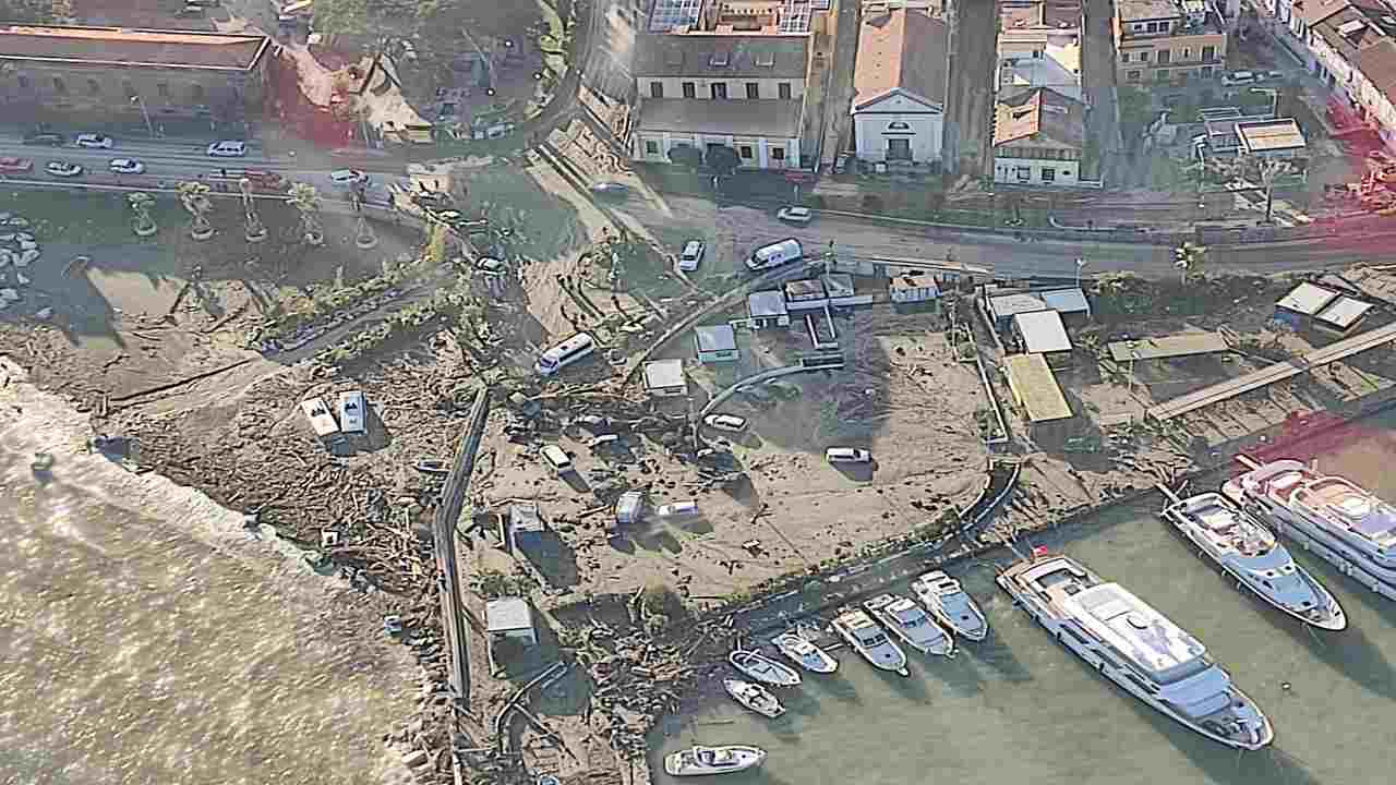 Frana Ischia, recuperato il corpo di una bambina, stato emergenza
