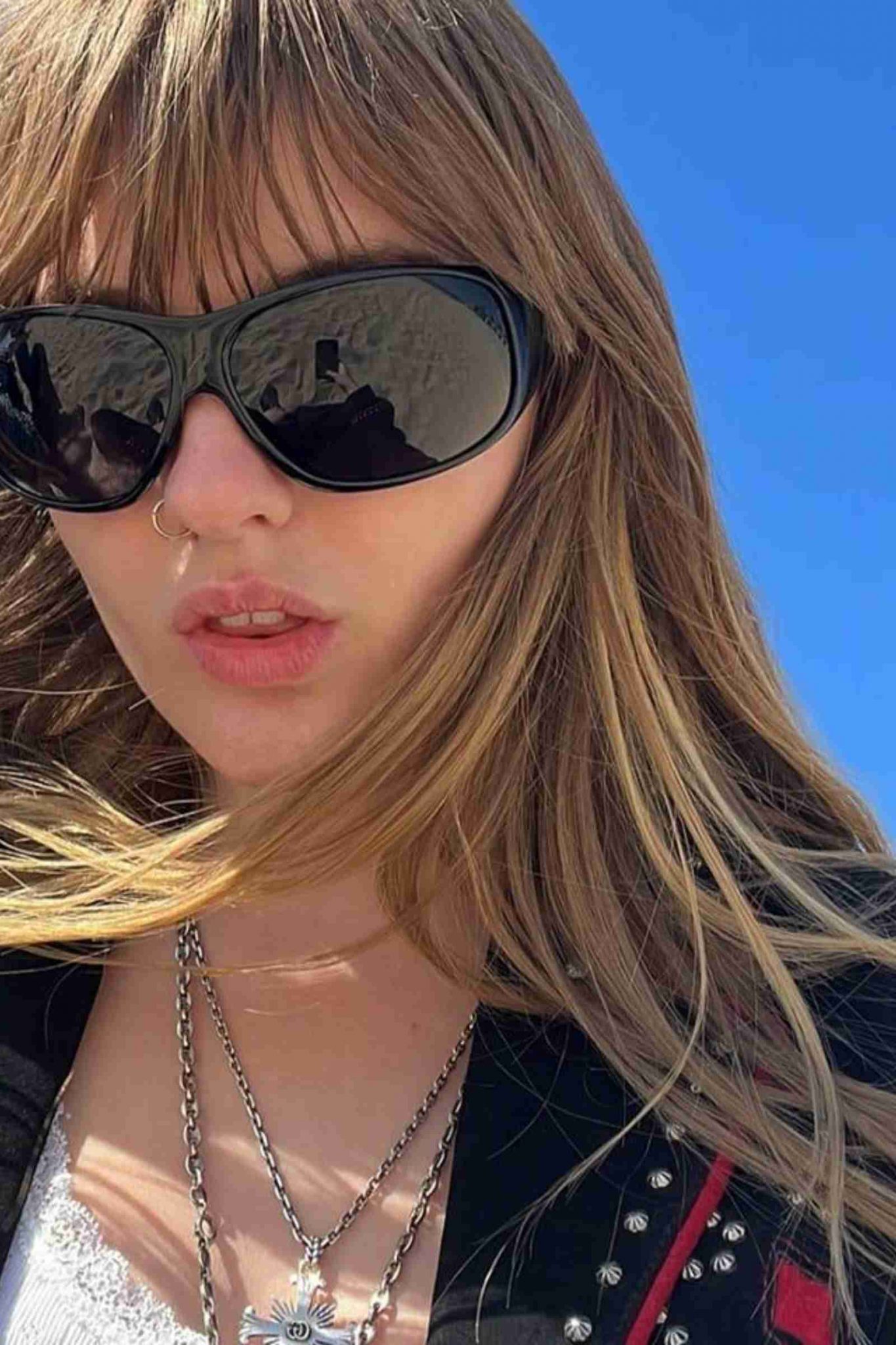 "Che duo": Victoria De Angelis senza freni, tra le braccia di lui con ...