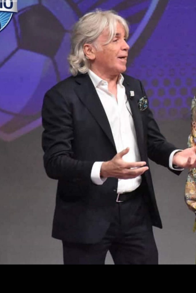 "Ballando con le stelle", Ivan Zazzaroni non si siede mai: il motivo