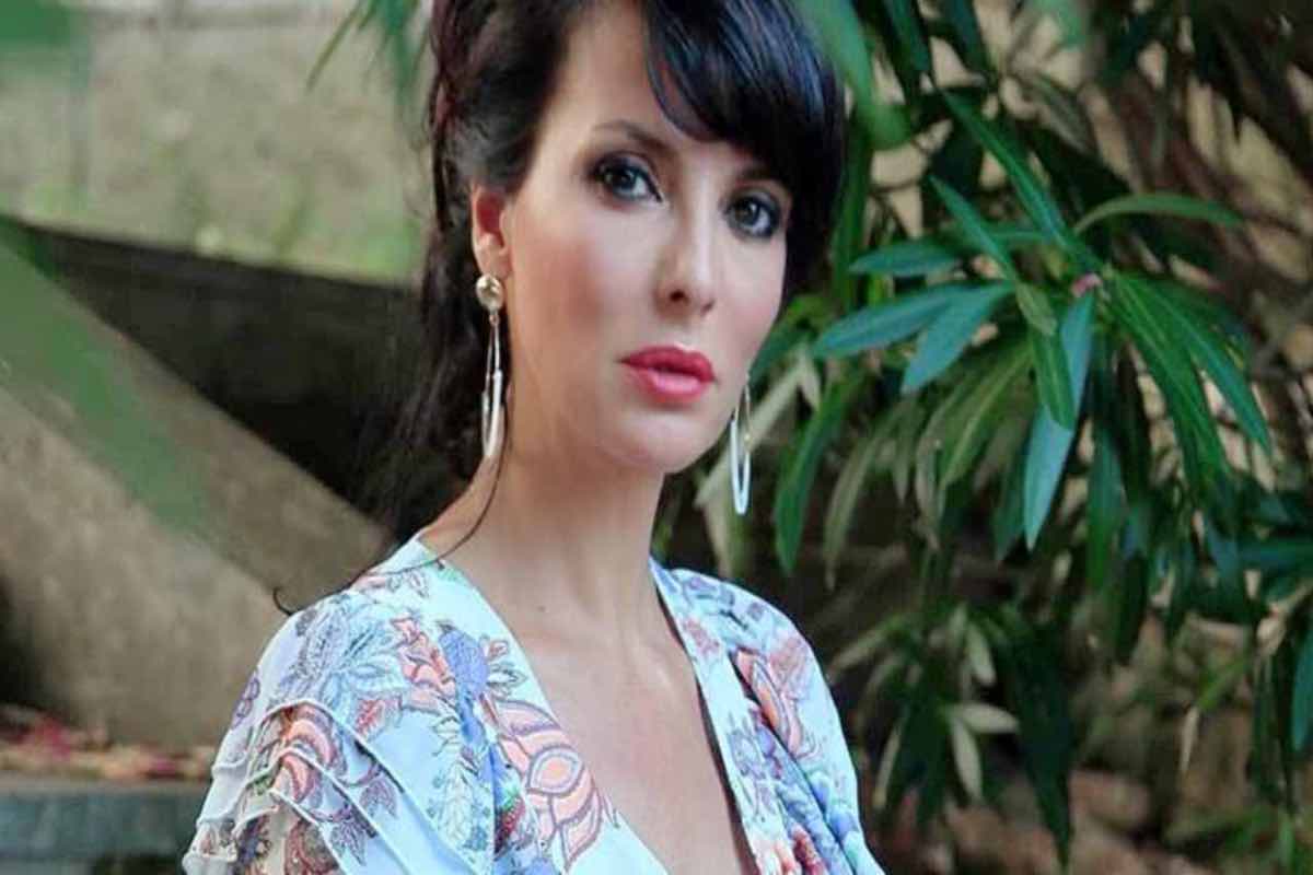 Miriana Trevisan, balcone “straripante”. La FOTO ha bloccato l'Italia