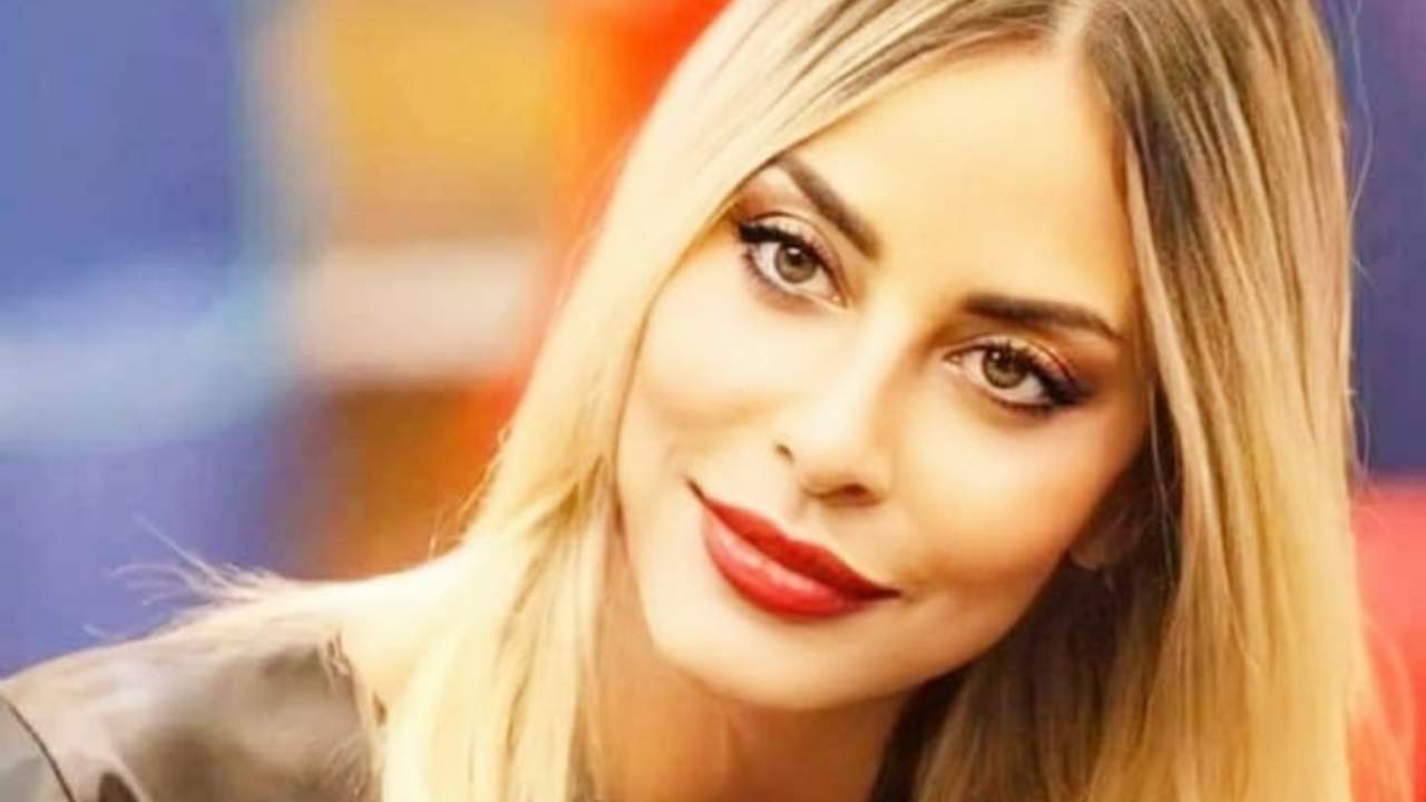"La più bella del mondo": Stefania Orlando, body sgambato e dalle ...