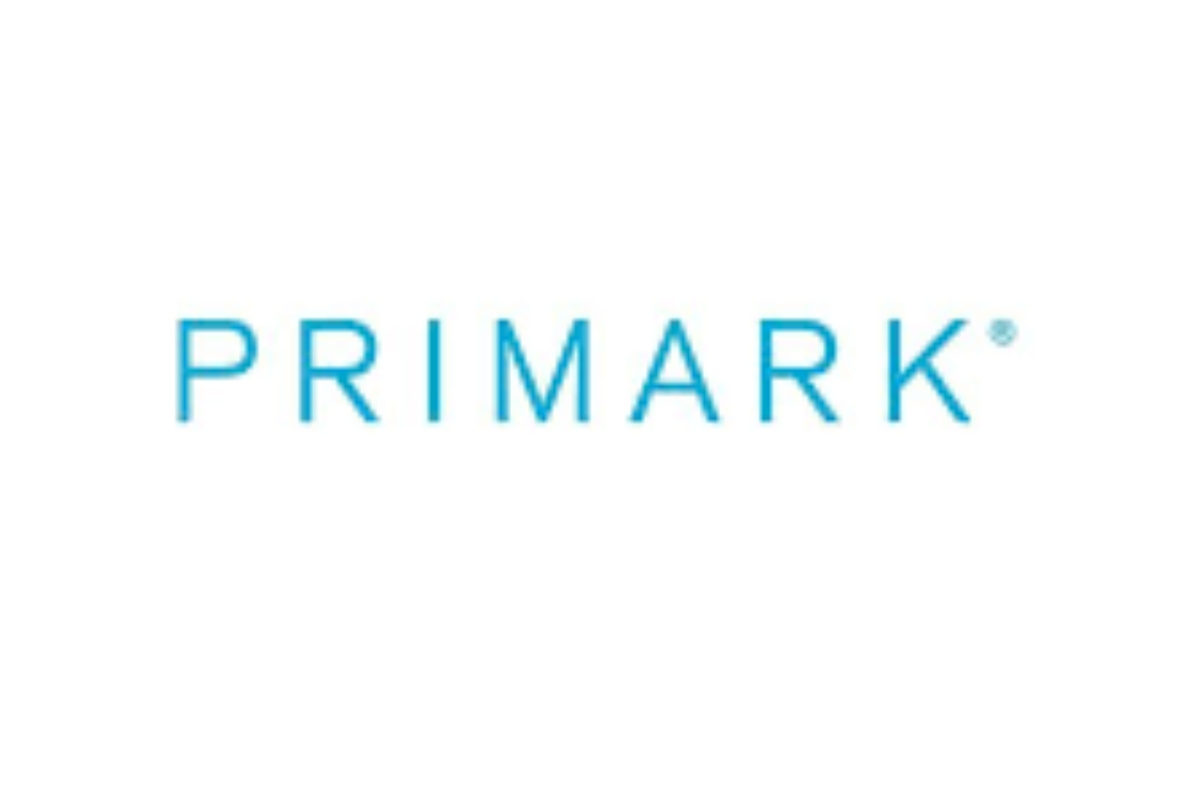 Primark, nuova apertura del megastore più bello: accorrono in massa